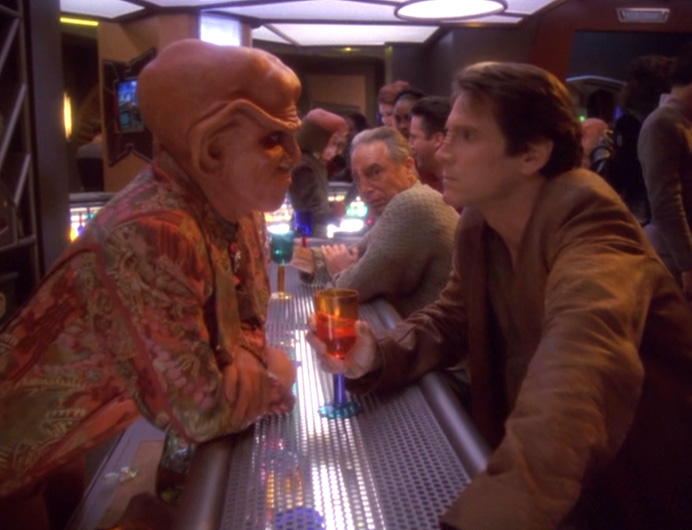 DS9: Resurrection. Det där Kira blir ihop med spegeluniversumsversionen ...